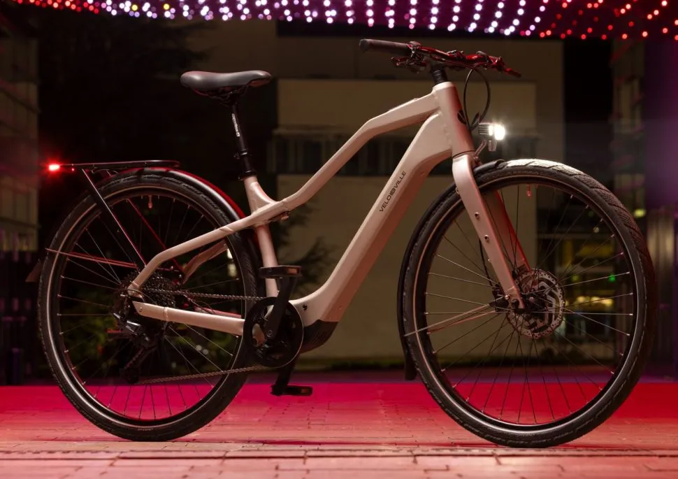 Velo de Ville Revo C: The first commuter ride with an Avinox drive ...